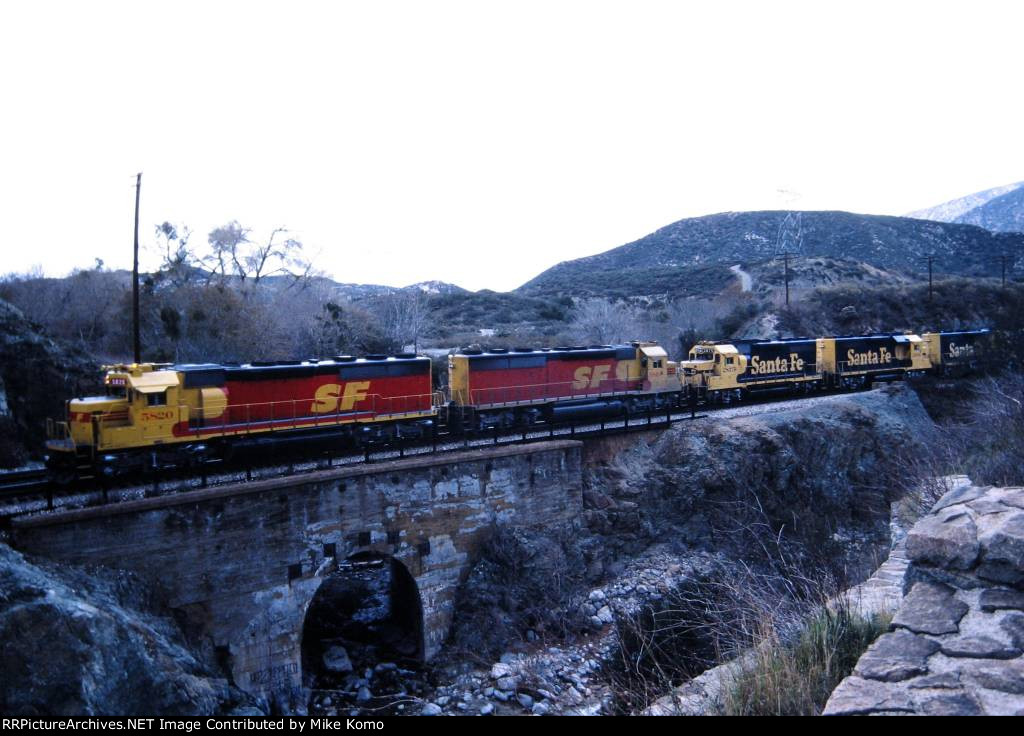 Santa Fe SD45-2 5820